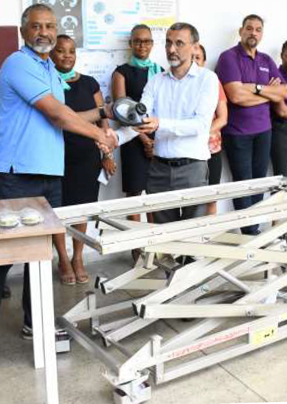 Seychelles Health Care Agency receives donation from Hunt Deltel